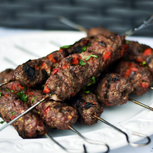 Krydrede kebabspyd, der ikke falder af spyddet. Få opskriften her.