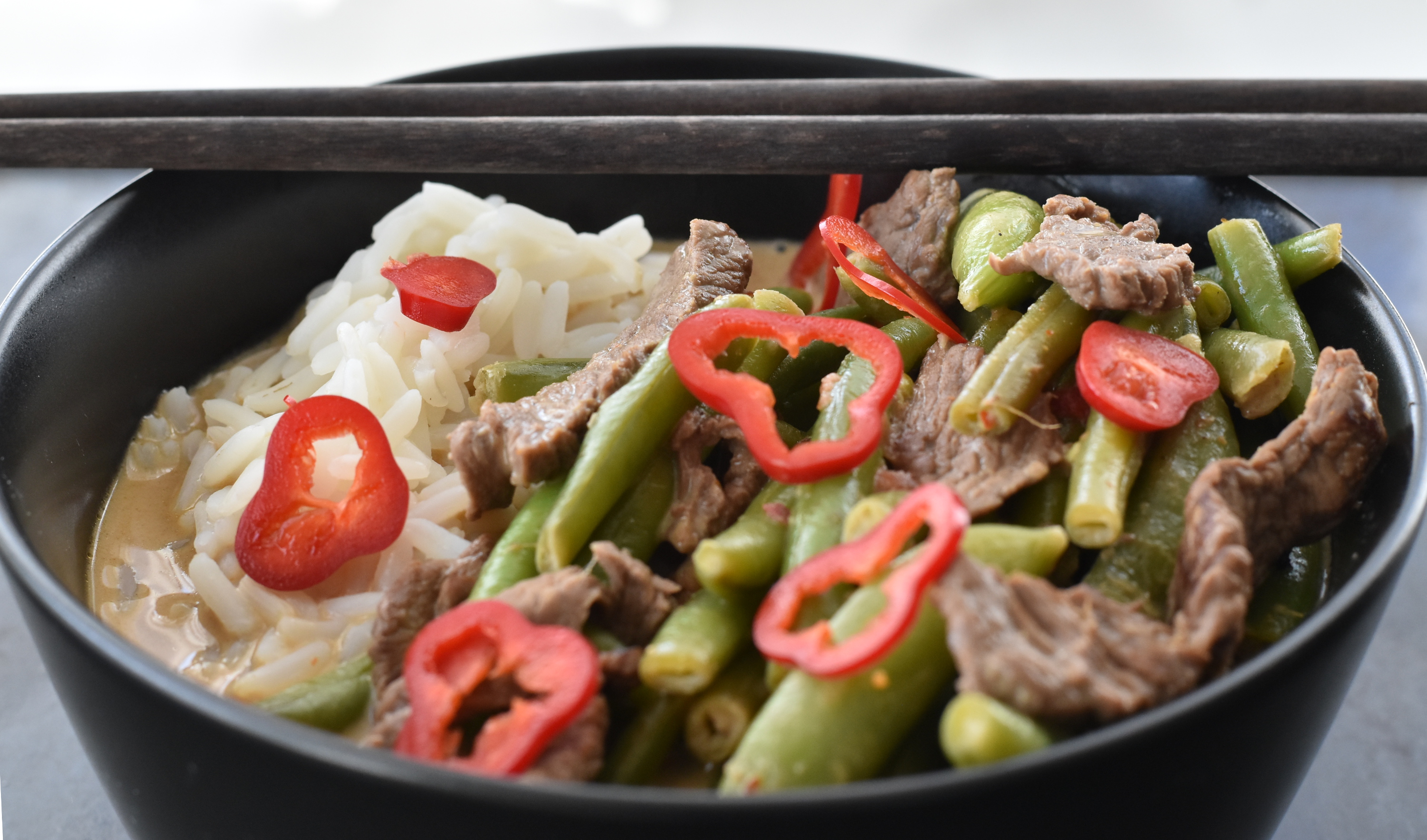 Stegte nudler med kylling og grønt | Dagens tallerken