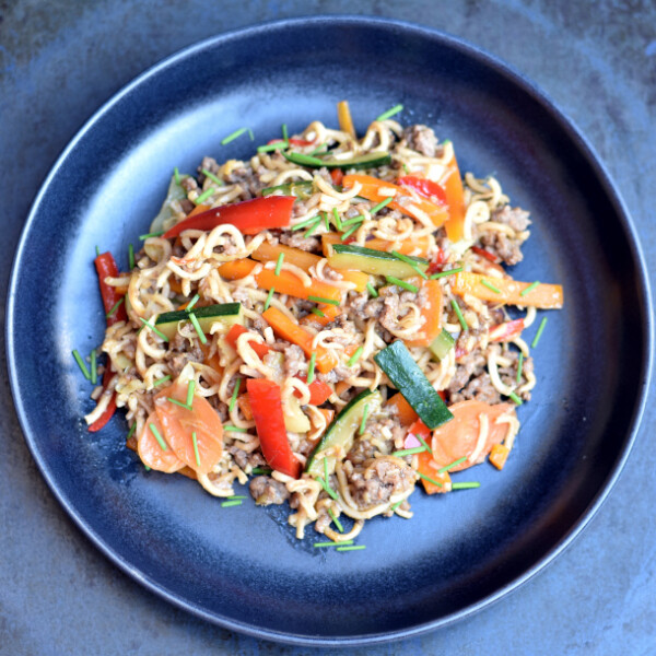 Stegte nudler med oksekød | Dagens tallerken