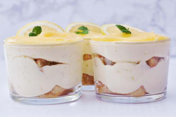 Citron tiramisu | Skøn, frisk og letlavet dessert til gæster